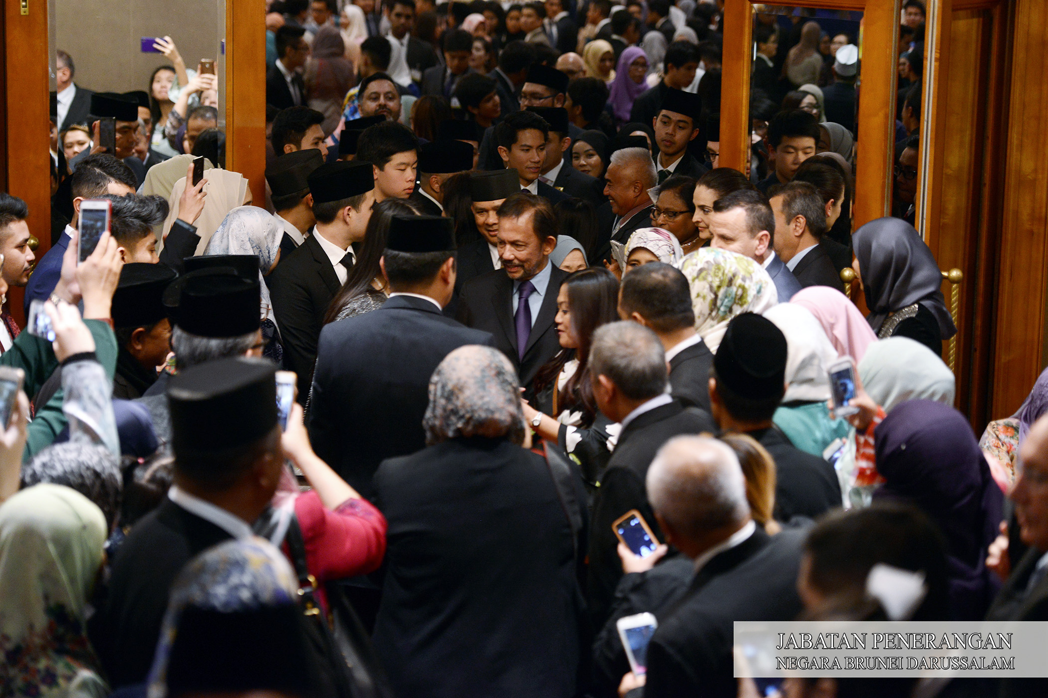 Berita - Berangkat bersama rakyat, penduduk NBD di...