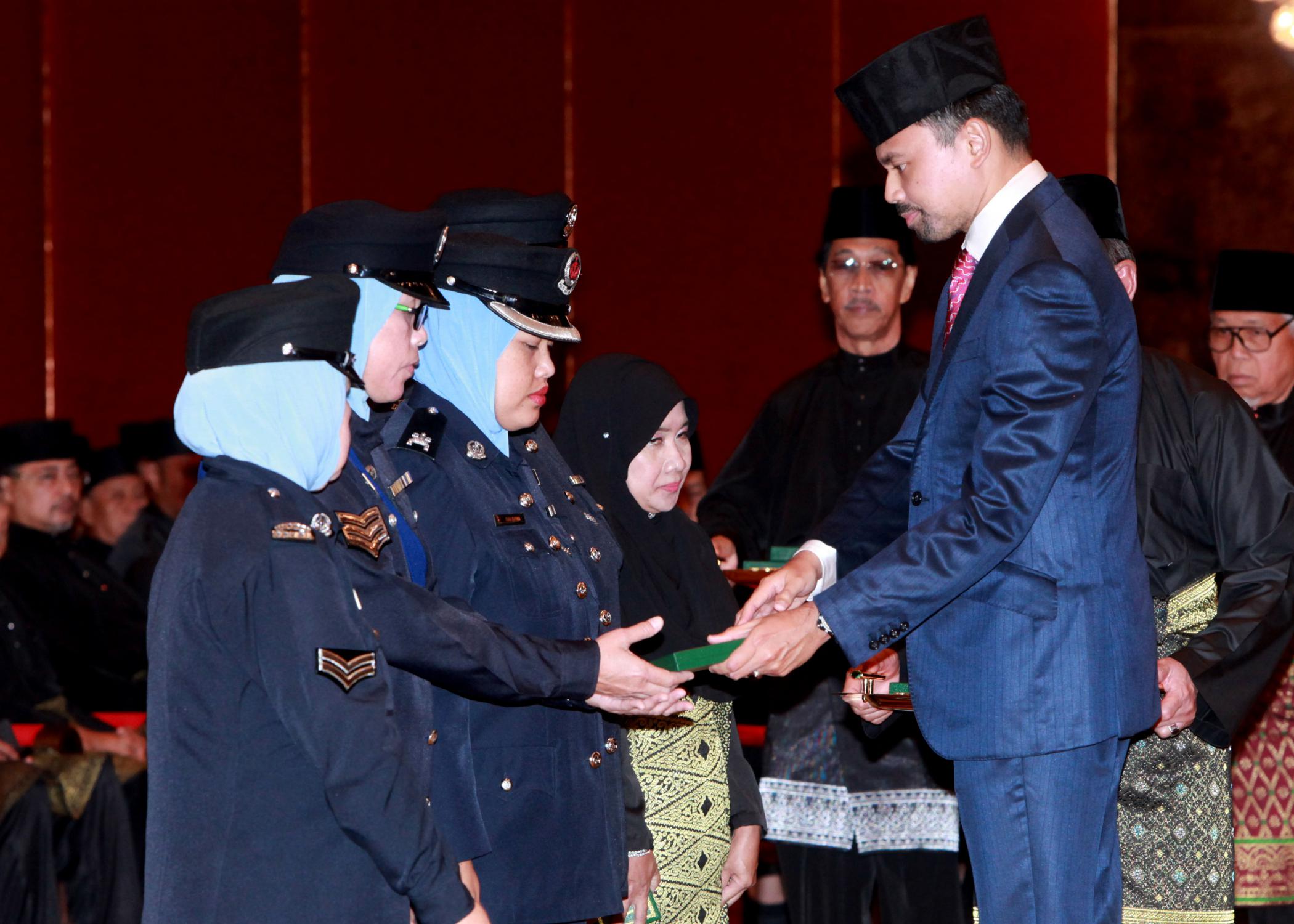 Berita - Penganugerahan Pingat-pingat Kehormatan Negara...