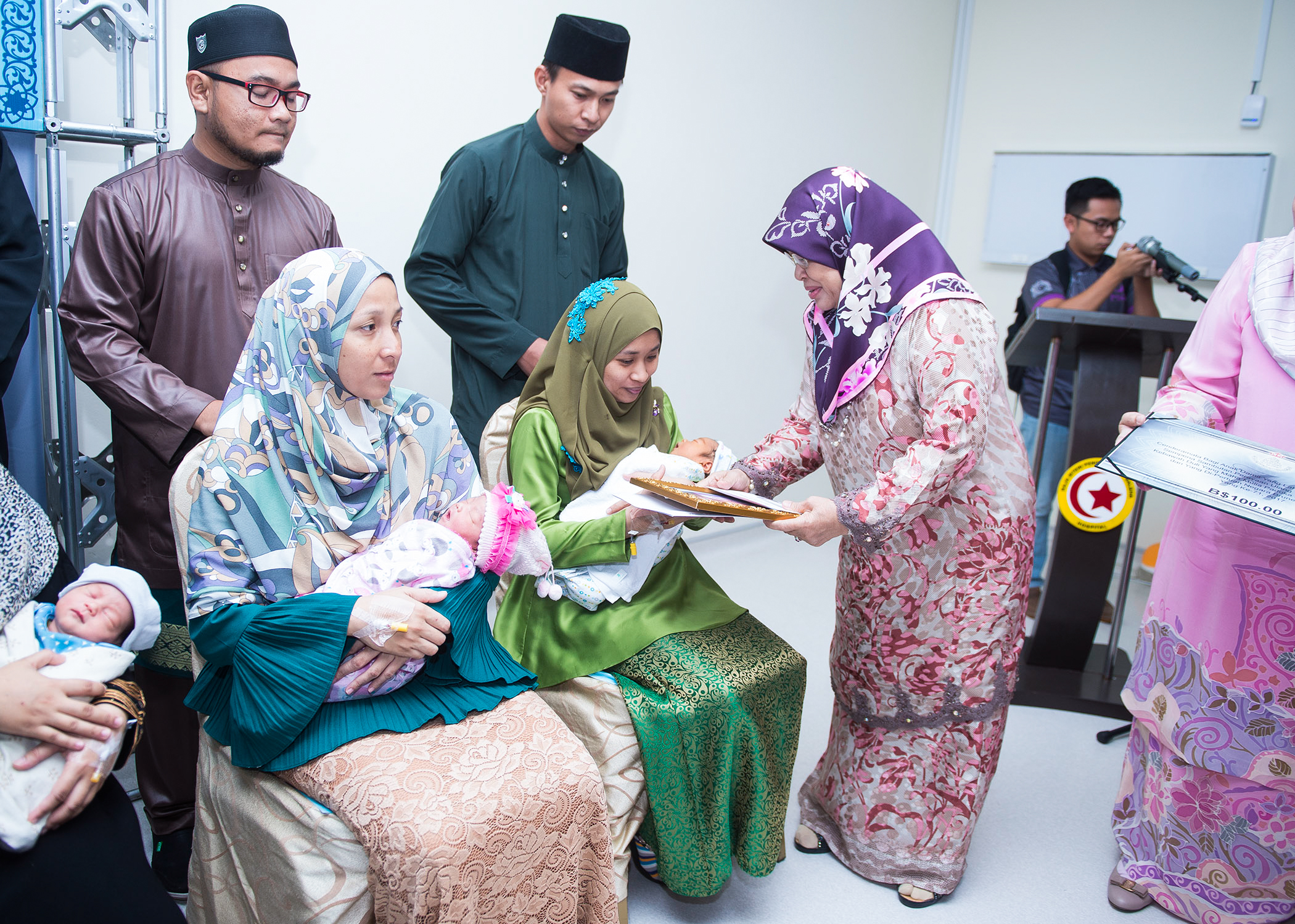 Berita - Seramai 20 anak damit 15 Julai diraikan