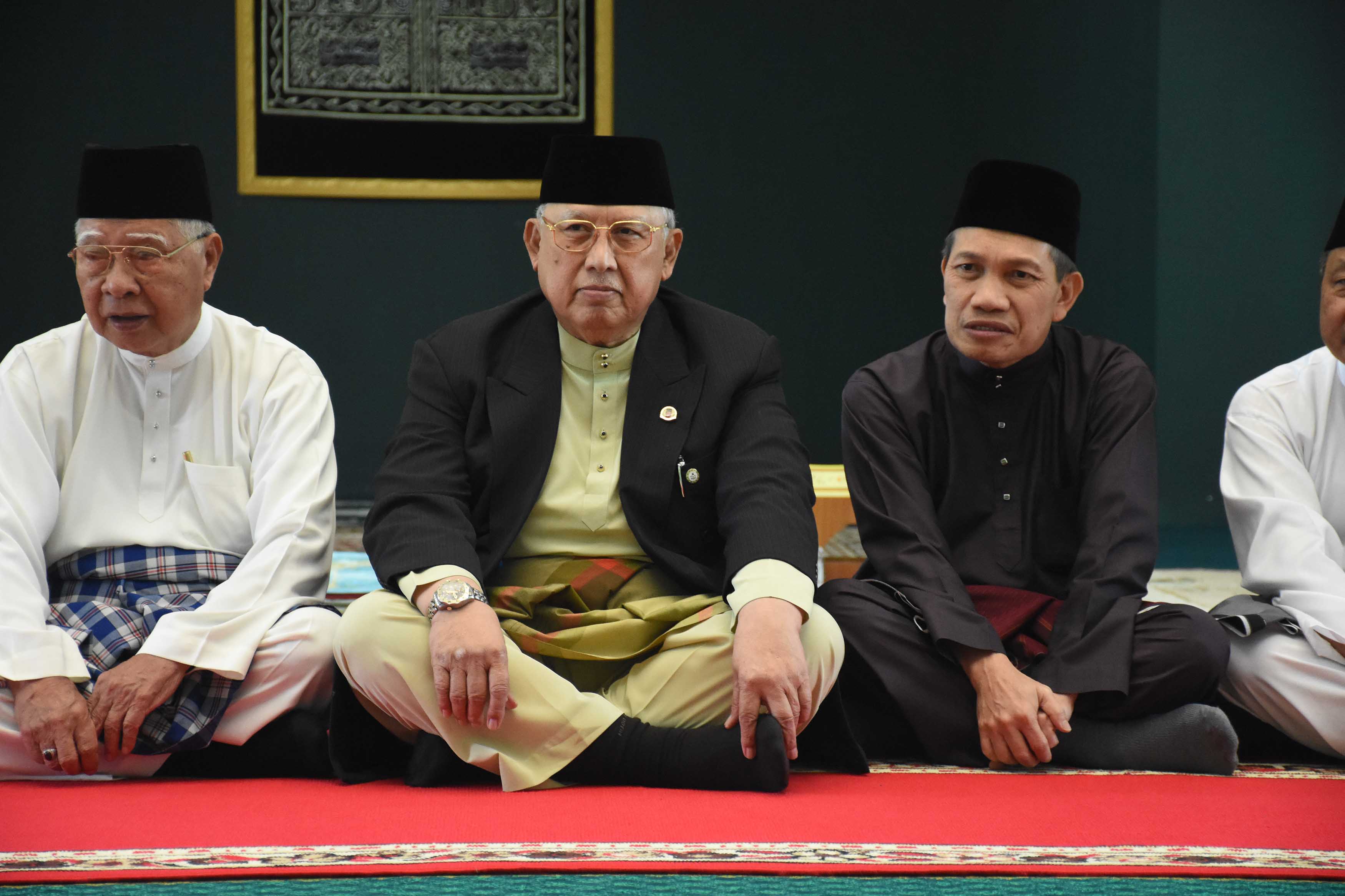 Berita - Golongan Asnaf Fakir Miskin terima bantuan...