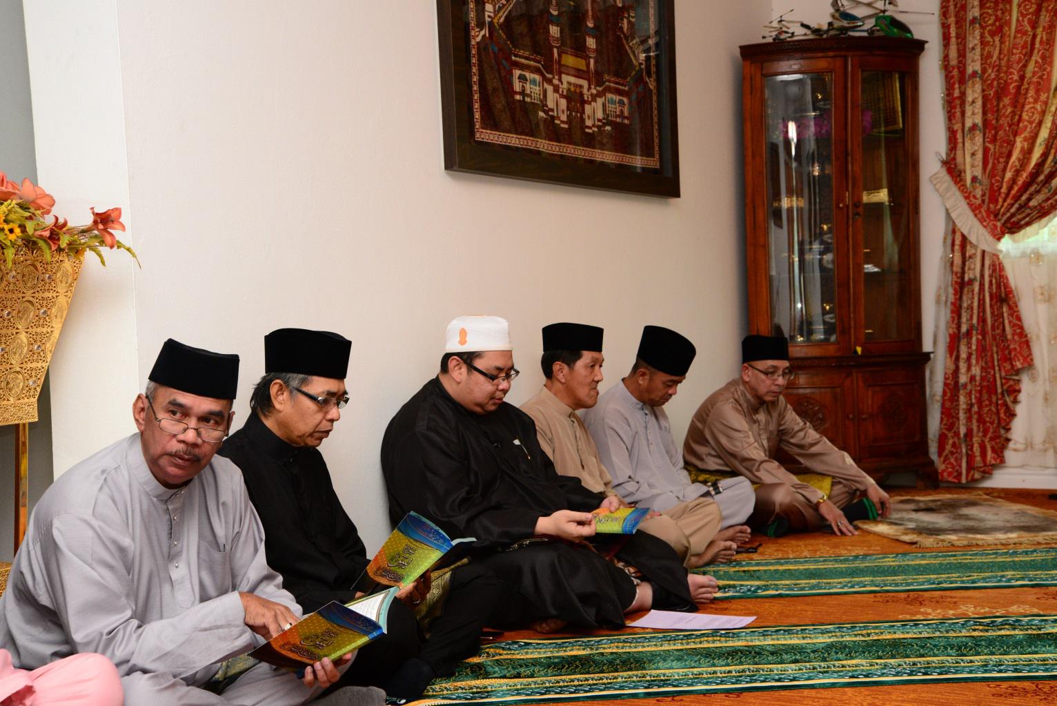 Berita - Bekas penuntut SMJA sumbangkan derma Tabung...