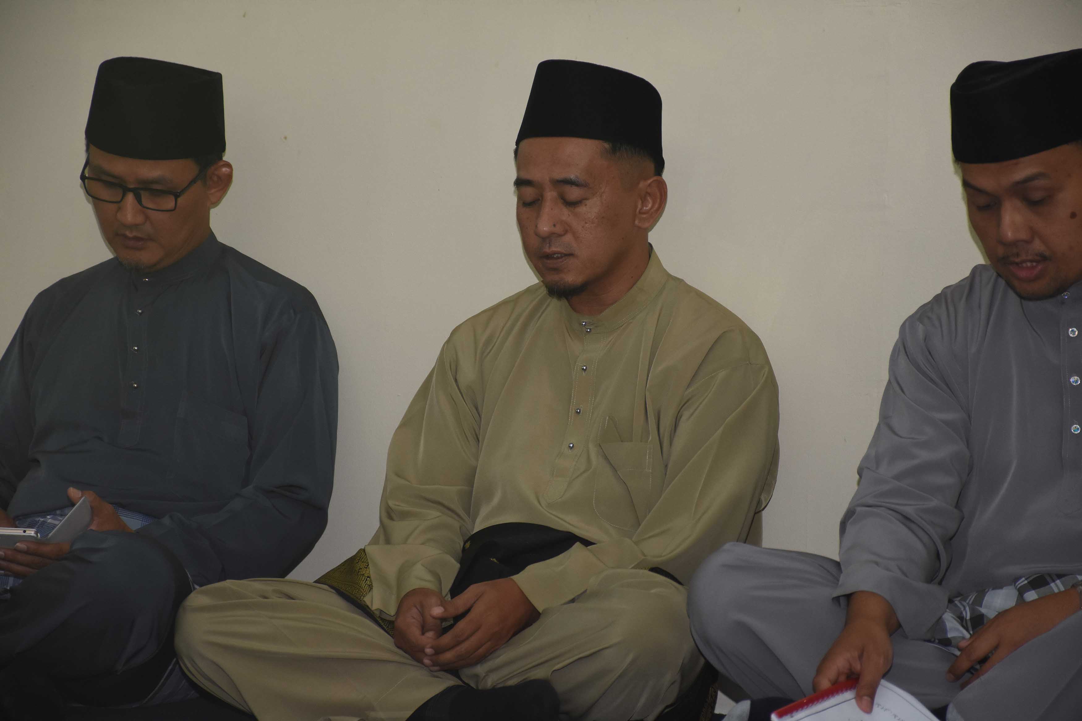 Berita - Awal Hilal di Bukit Ambok tidak sabit kelihatan...