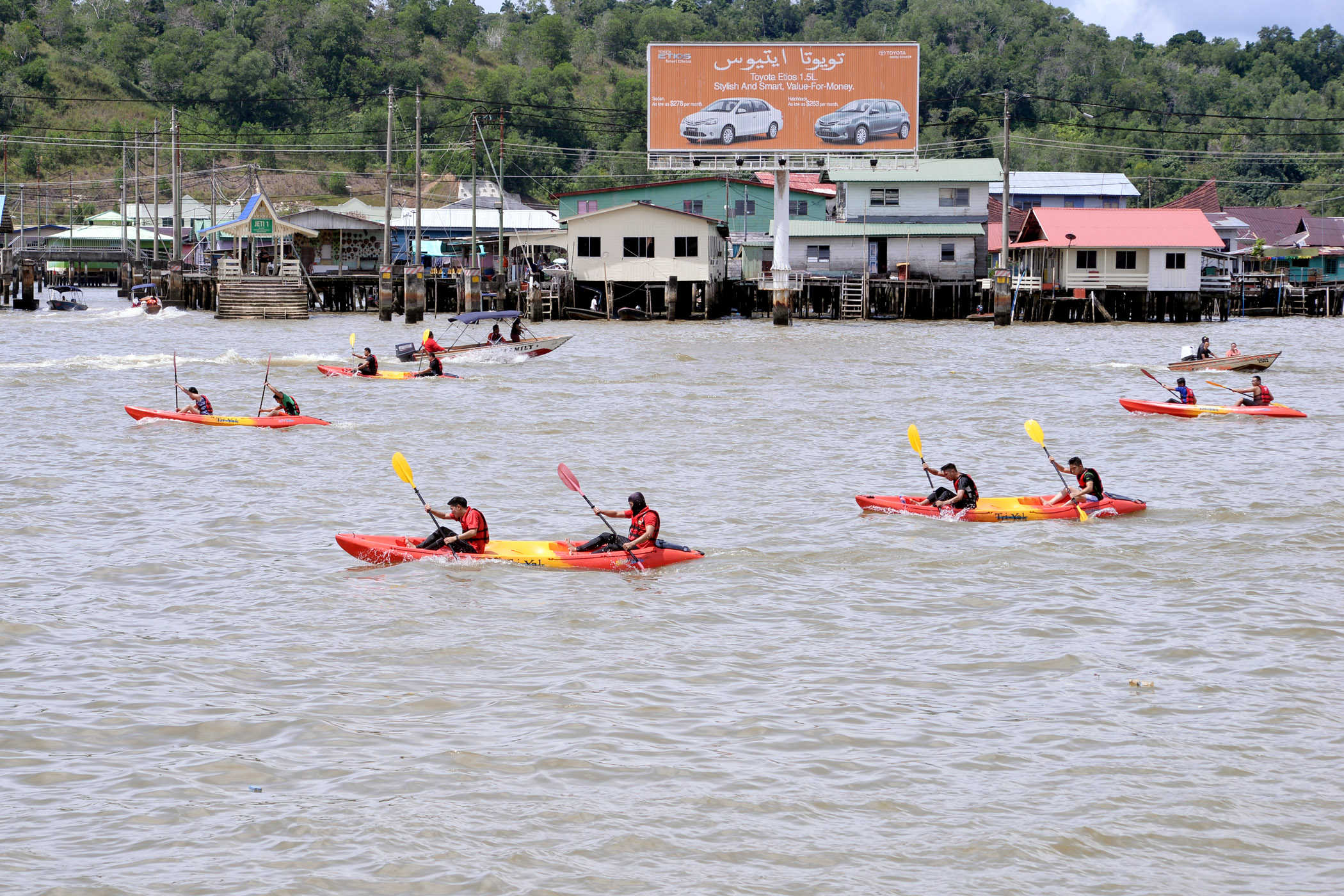 Berita - Pasukan Majlis Lumba Perahu Lela Cheteria...
