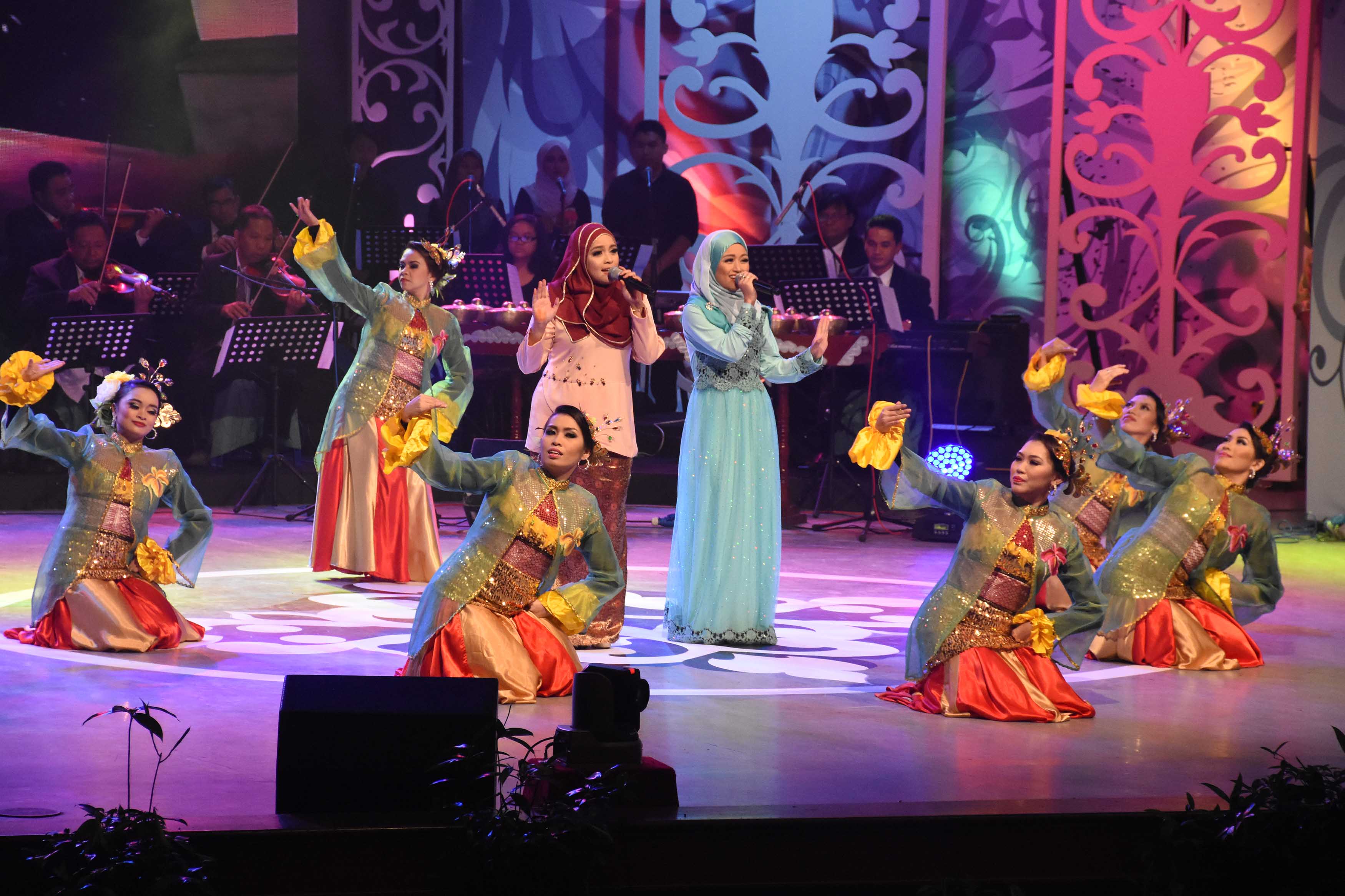 Berita - Lagu 'Raja Bertakhta' juarai Simfoni Jubli...