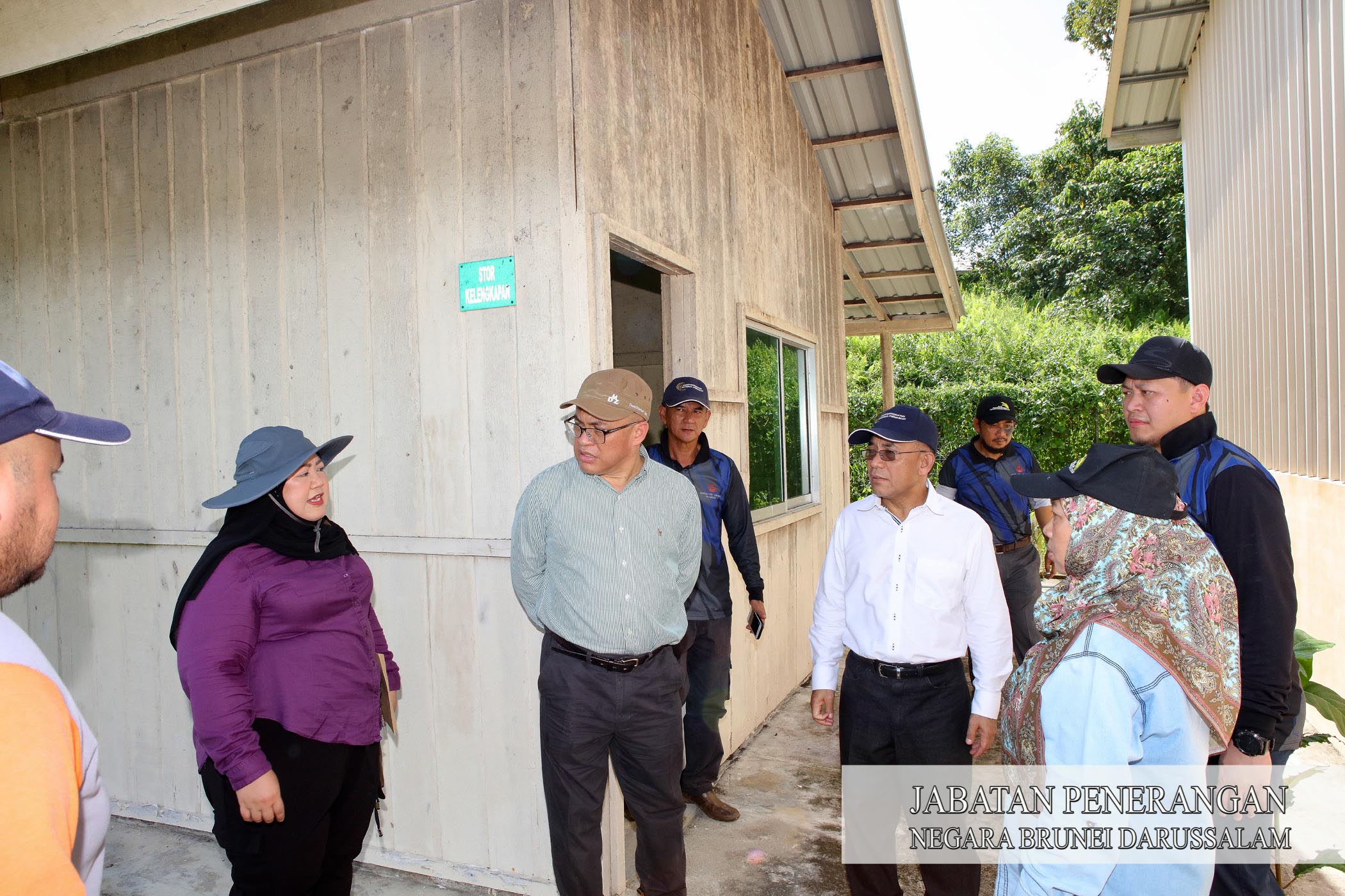 Berita 2021b - Tinjau perkembangan penanaman padi KKP Kandol...