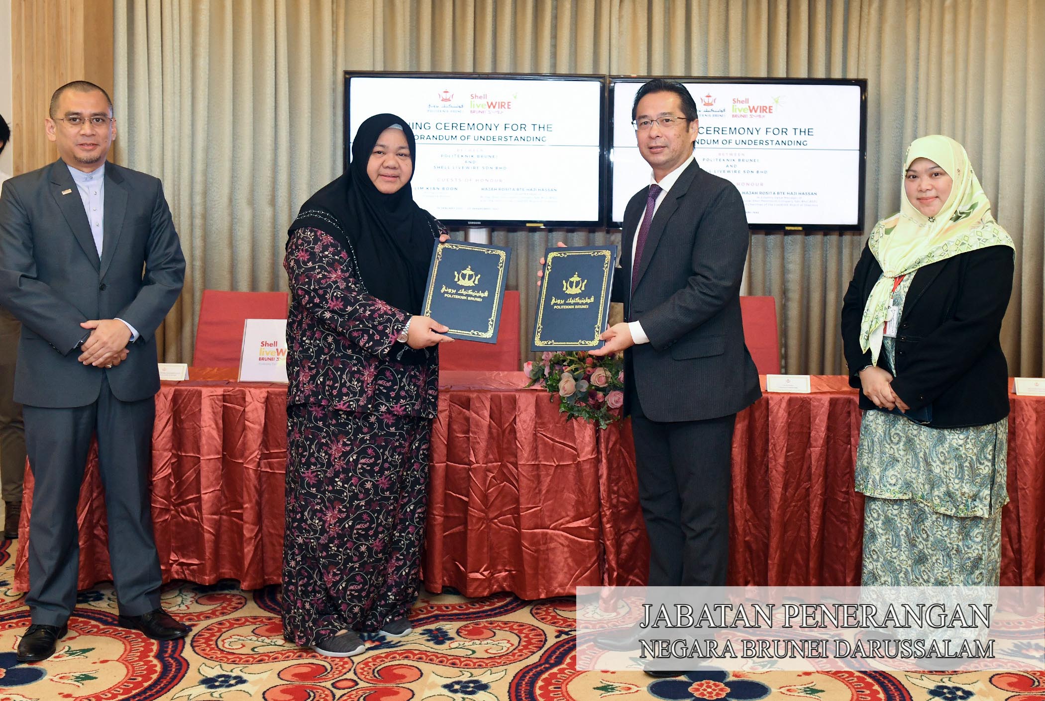 Berita 2021c - Politeknik Brunei, Shell LiveWIRE meterai...