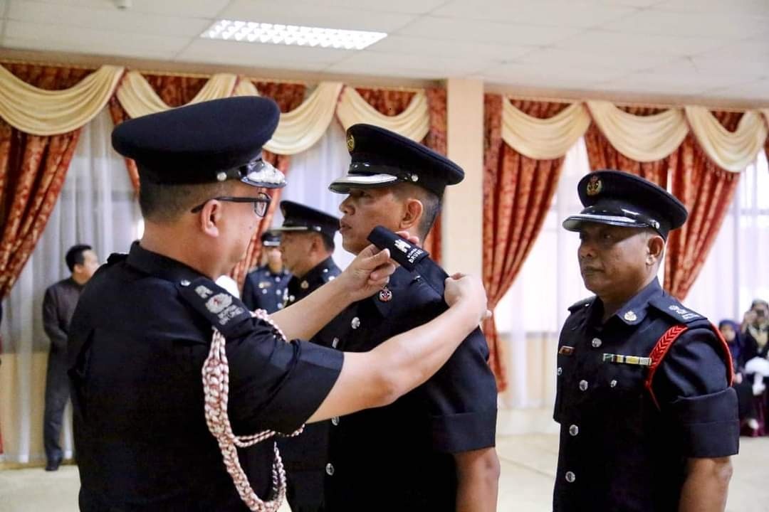 Berita 2021c - 3 dinaikkan pangkat sebagai Penguasa Bomba...