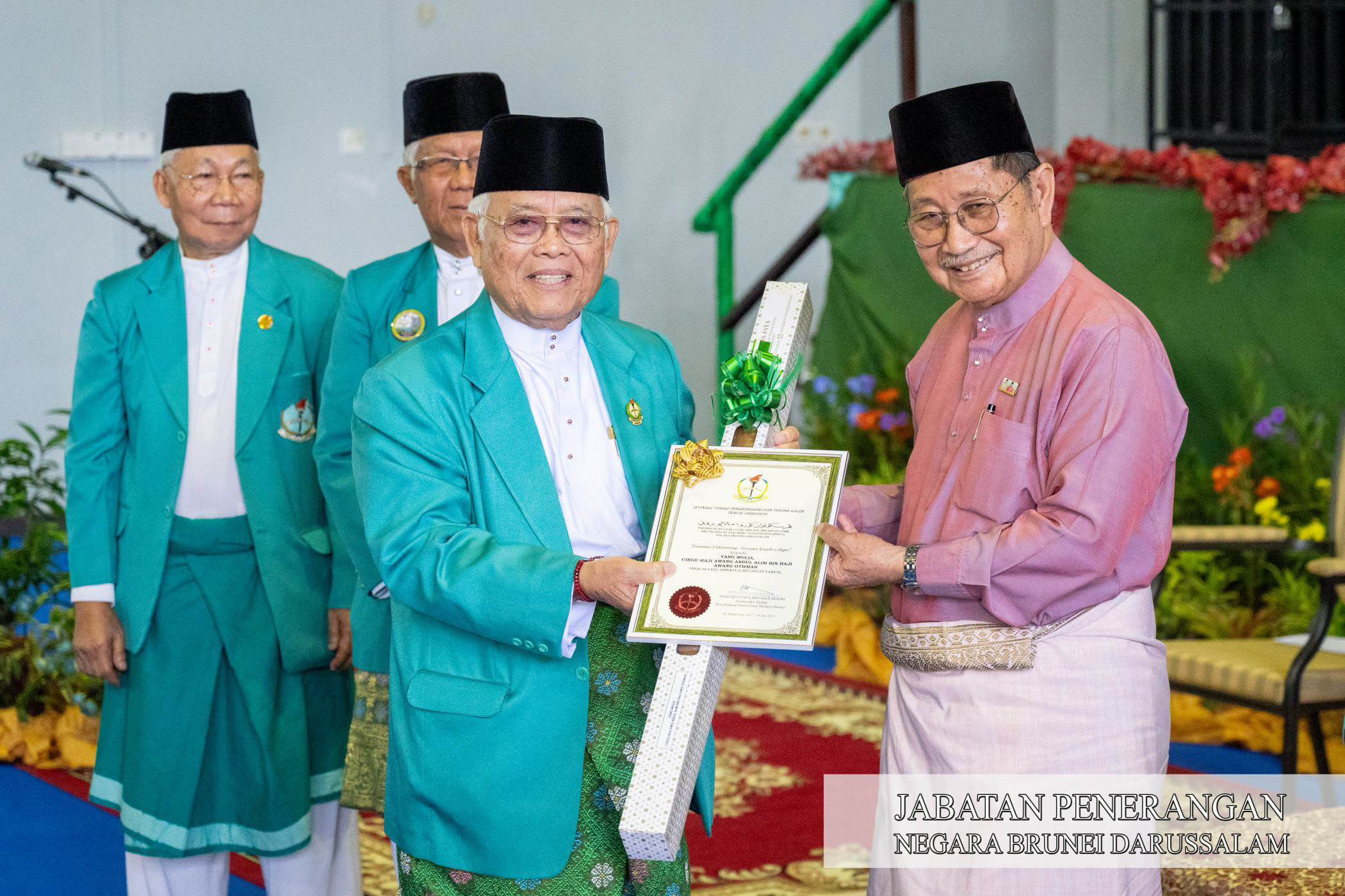 Berita Terkini - 3 terima Anugerah Ahli Tertua PGGMB